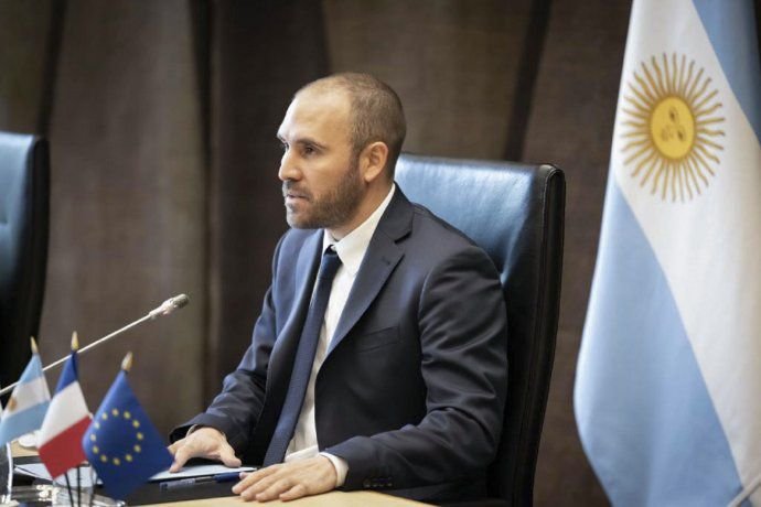 Martín Guzmán: "La economía popular juega un rol central en la ...